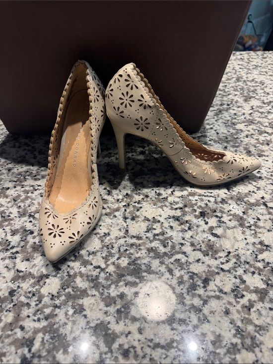 LC Lauren Conrad | Shoes | Lc Lauren Conrad Cream Lasercut Floral ...